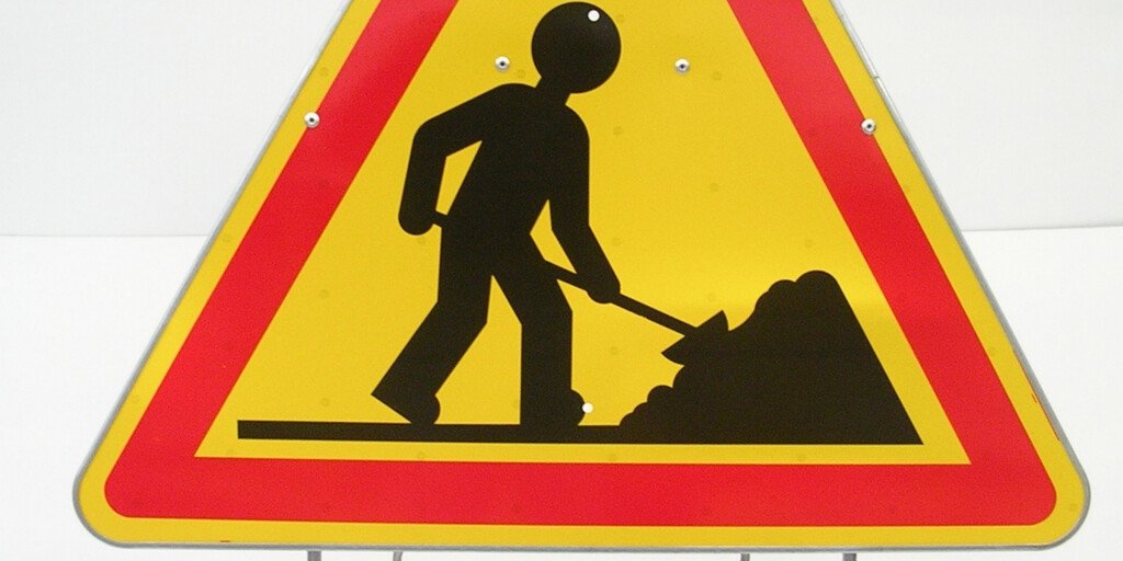 Panneau de chantier AK5 SUR PIED